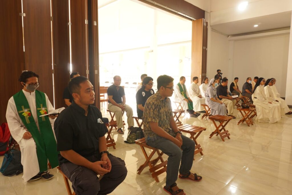 Pemberkatan Rumah Retret Johanes Paulus II Anjongan: Tempat Bertumbuh ...