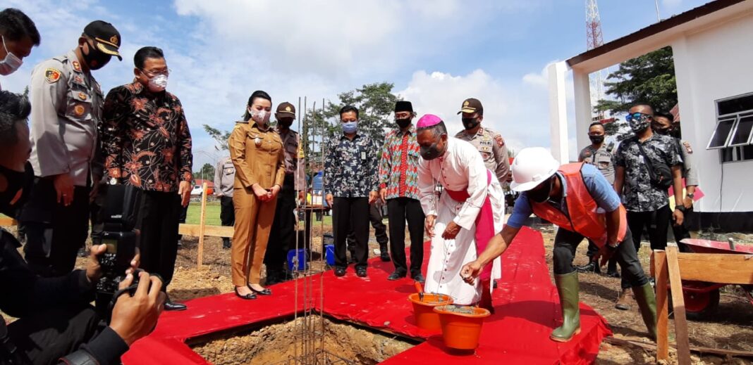 SOSOK USKUP AGUNG PONTIANAK, MGR. AGUSTINUS AGUS | Majalah DUTA